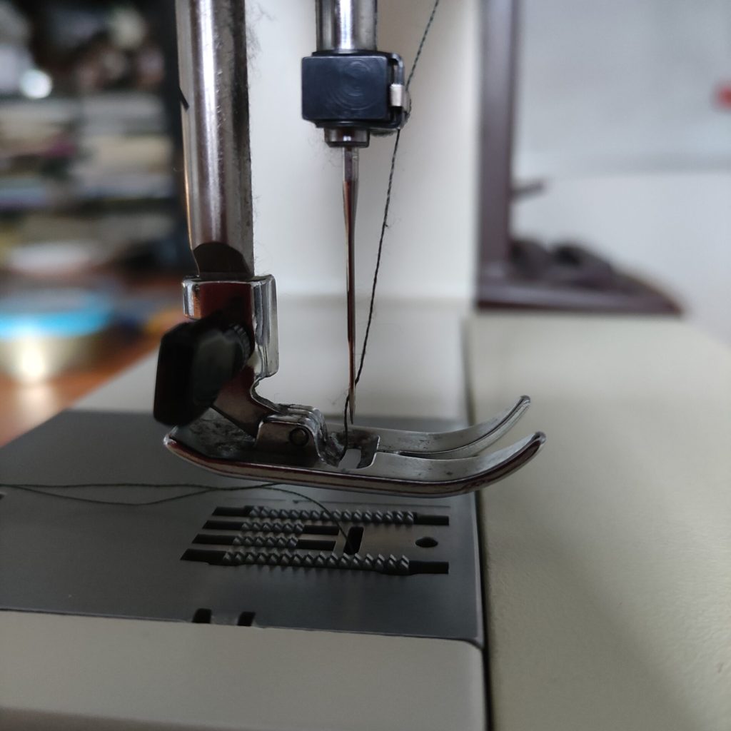 Régi varrógéphez modern talpak - Gombostű